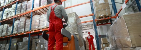 Warehouse Worker Job Description [+2024 TEMPLATE]